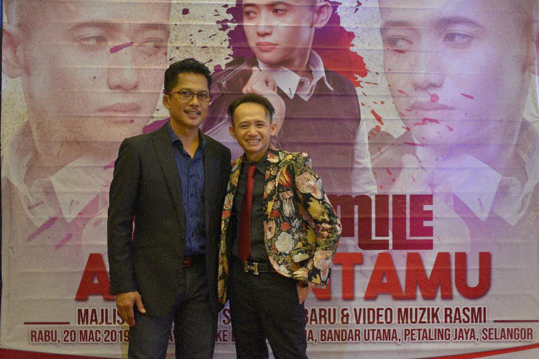 Azam Smile Jumpa Pakar Psikiatri Sebelum Siapkan Single Terbaharu Atas ...