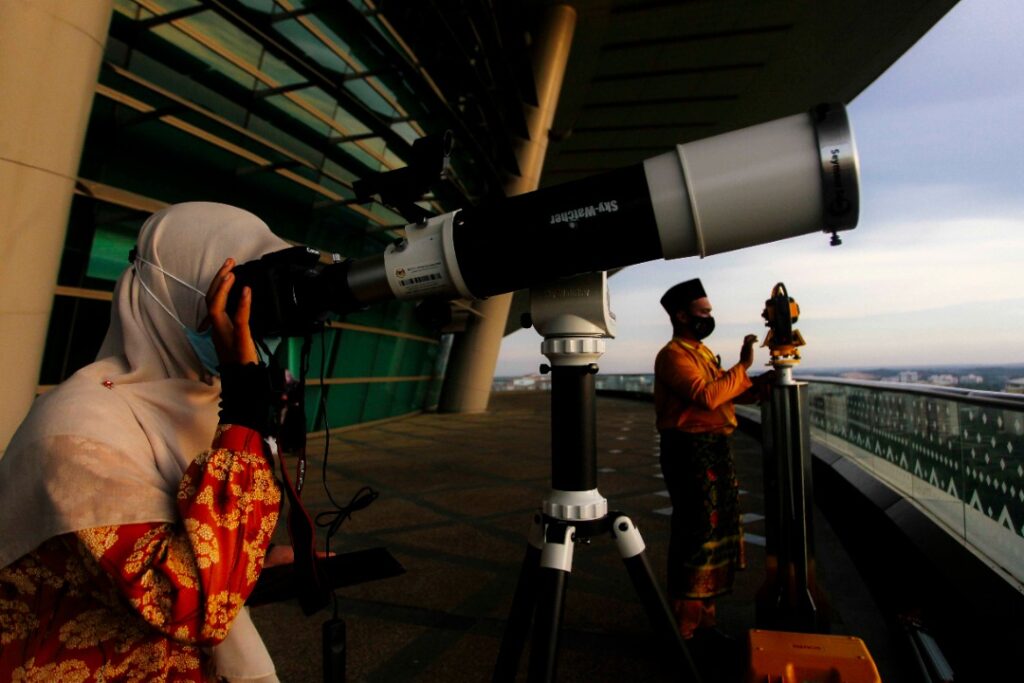 Raya Awal Sehari? Penyimpan Mohor Besar Raja-Raja Tetapkan Tarikh Lihat ...