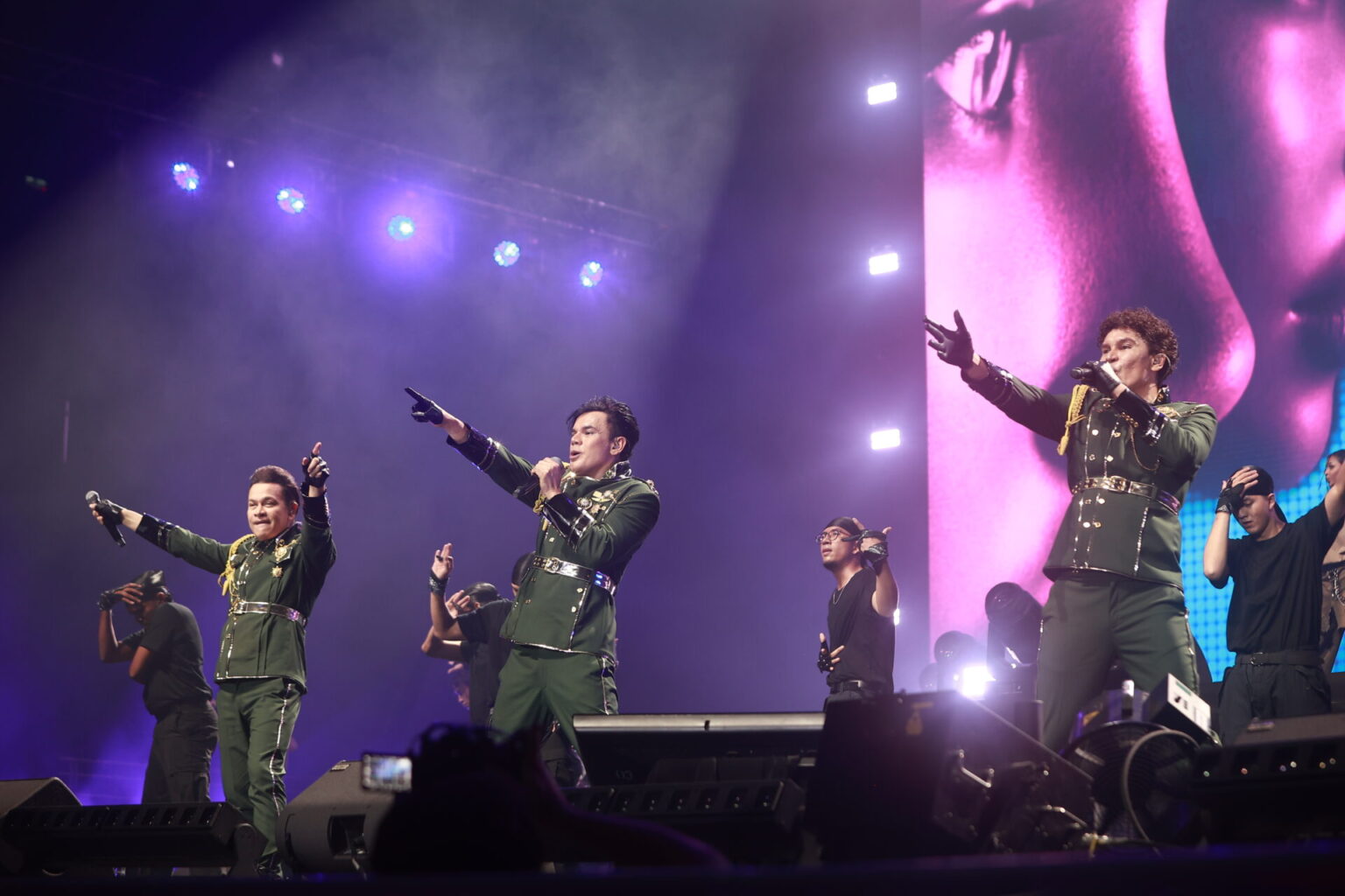 KRU Berjaya Lakar Sejarah, Konsert GenKRU Terima Dua Pengiktirafan ...