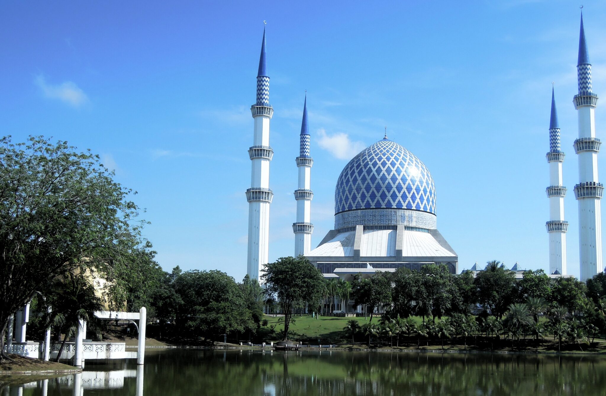 5 Masjid Paling Menyentuh Hati Dengan Seni Bina Hebat Di Malaysia ...